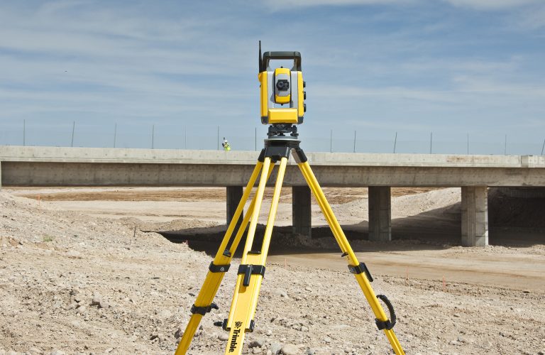 Station totale robotisée : configuration en Guidage d’Engin 3D - SITECH ...